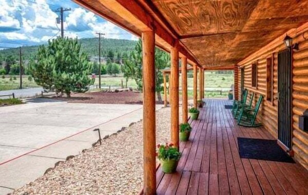 Quarter Horse Inn - Jasmine Room | Historic Inn | Fireplace | Walk To Downtown & Rail Station - Williams