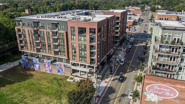 Landing At Foster On The Park - 1 Bedroom In Downtown - Durham, NC
