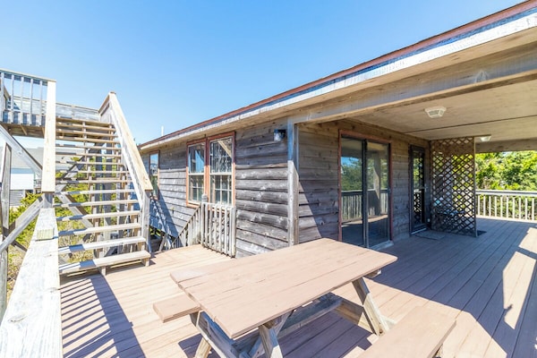 Classic Hatteras Island Beach House Between The Ocean And Sound In Salvo Nc! - Outer Banks, NC