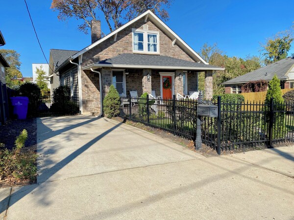 Downtown House Steps To Falls Park, Baseball Stadium, Restaurants & Shopping - Greer, SC