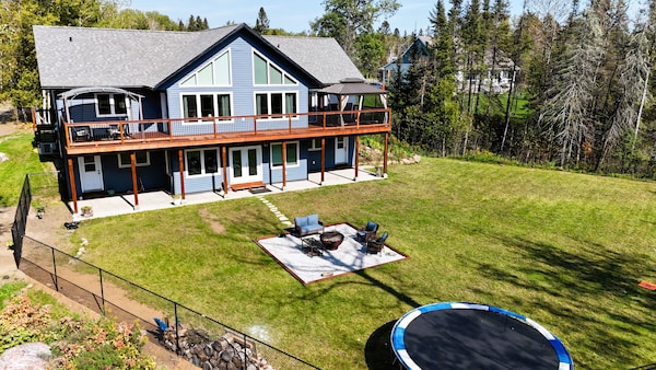 Thunder Bay Retreat, Beautiful Property With Trails. Close To All Anemnities. - Thunder Bay