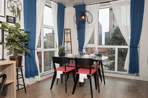 2-bedroom 2 Bathroom Condo Full Kitchen, Laundry With Wifi, Ac In Capital Hill. - Seattle, WA