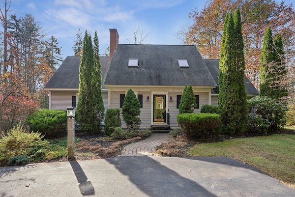 Walk To Dock Square! Firepit, Ping Pong, & Games! - Kennebunk, ME