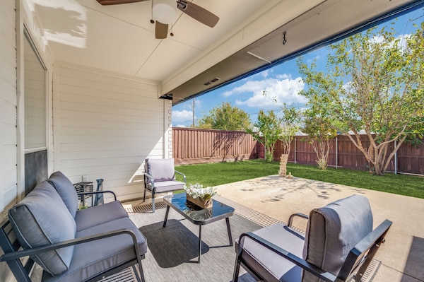 Modern & Spacious 3bd/2ba Luxury In Central Frisco - Lewisville, TX