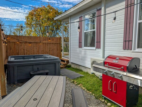 New! Cozy And Friendly Chalet With Spa & Bbq - Quebec