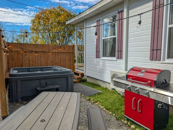 New! Cozy And Friendly Chalet With Spa & Bbq - Quebec