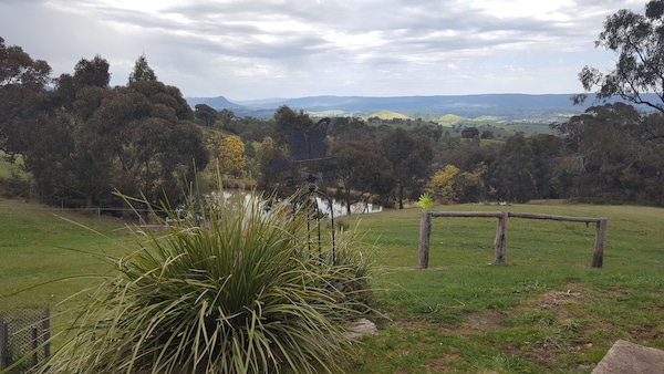 'Rare Retreat', Enjoy The Stunning Views, Great Hiking, Or Cycling @Lake Eildon - Alexandra
