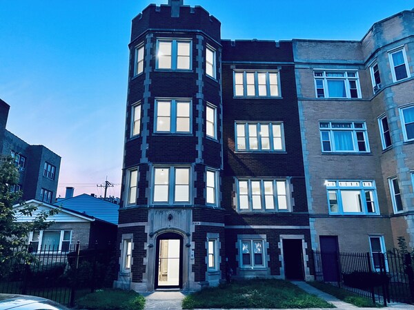 Beautiful, Modern 3 Bed 2 Bath Condo Near Hyde Park, Obama Center And Lakefront - Fuller Park - Chicago