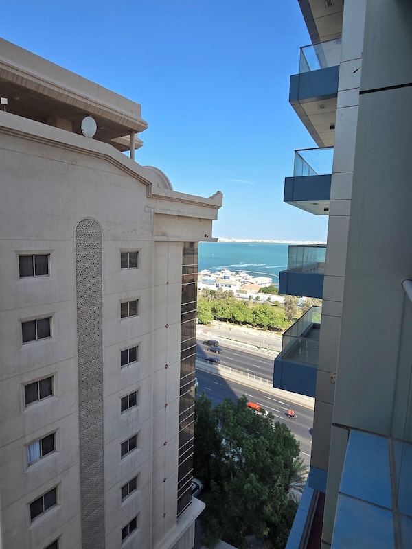 Cozy 1-bedroom Apartment In Awesome Hoora With Wifi, A/c, Gym - Bahrein