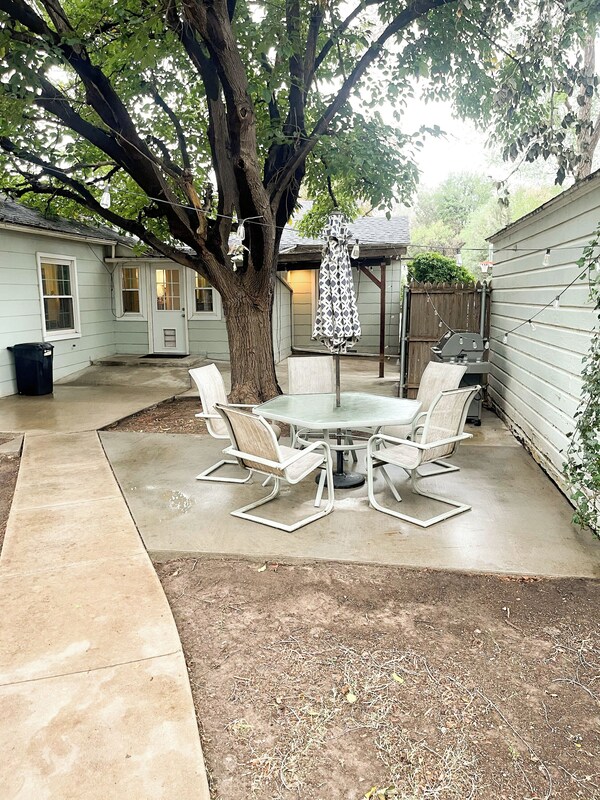 Sun's Up, Gun's Up 2 Bedroom Cottage In Lubbock Tx In Tech Terrace - Lubbock, TX