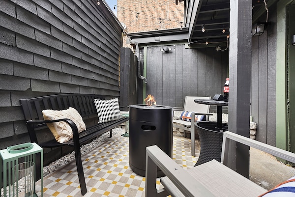 Regal Bricks Lux - City View - Parking - 5 Min To Downtown - Fire Pit - Pittsburgh, PA