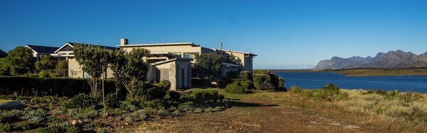 Charming 4-bedroom Villa With Wifi, Ac In Serene Hermanus - Hermanus