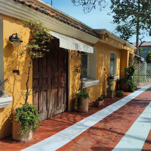 Reforma House, Two Bedrooms, In The Heart Of Oaxaca, Mexico. - Oaxaca