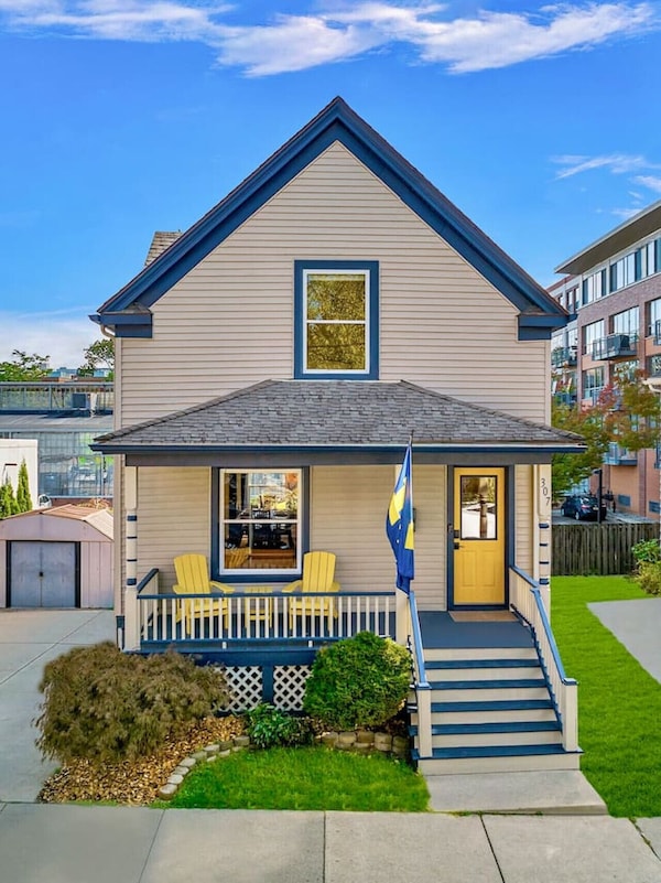 The Little Big House: 6-bed Home In Downtown A2 - Ann Arbor, MI