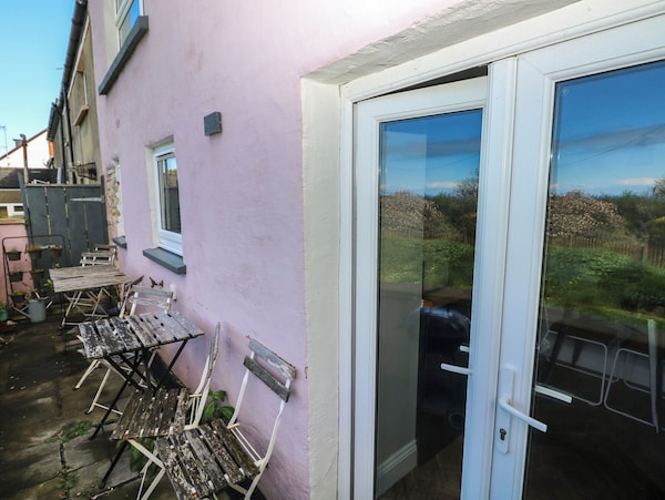 Min-y-ffordd, Pet Friendly, With A Garden In Dinas Cross - Fishguard