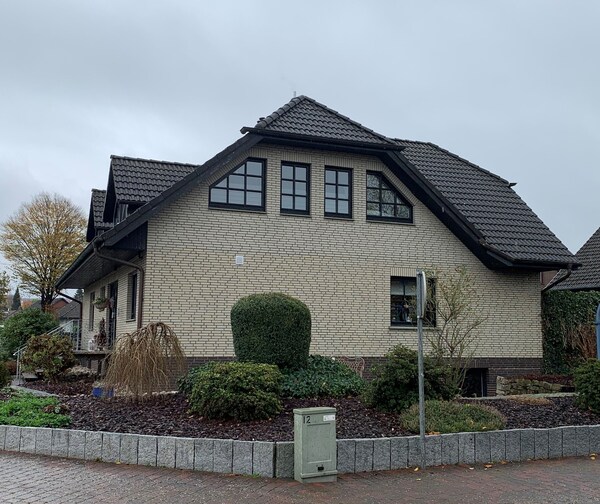 Gemütliche Ferienwohnung, Neu Saniert. - Springe