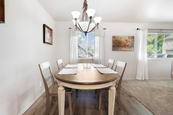 Charming 2-bedroom Apartment In Fantastic Twin Falls With Wifi, Ac - Twin Falls, ID