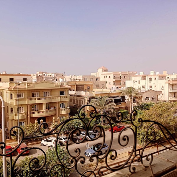 Charming 2-bedroom Apartment In Delightful New Cairo With Wifi, Ac - Kairo