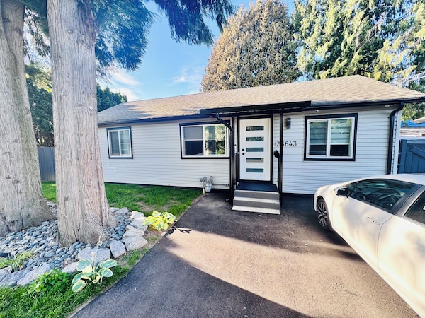 Charming 2-bedroom House With Wifi, Ac In Fabulous Abbotsford - Abbotsford