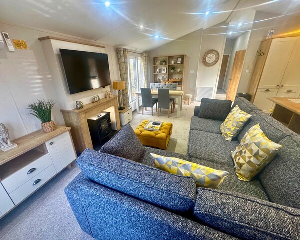 Meadows 33 Hot Tub - Southview Holiday Park - Skegness