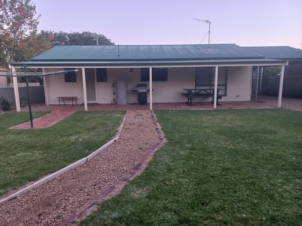 Country Cottage - Strathalbyn