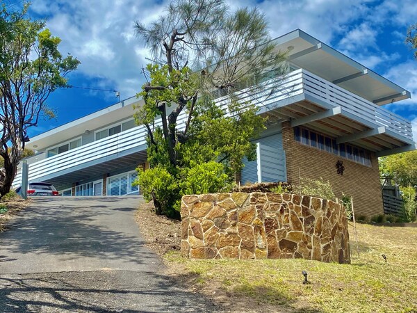 On Top Of The World - Incredible Bay Views With Massive Outdoor Undercover Deck - Rye
