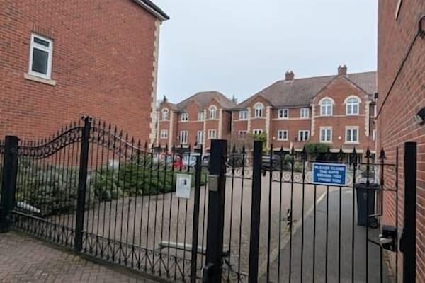 Luxury Elm Tree Stay With Cinema Room And Sleeps 12 - Leicester