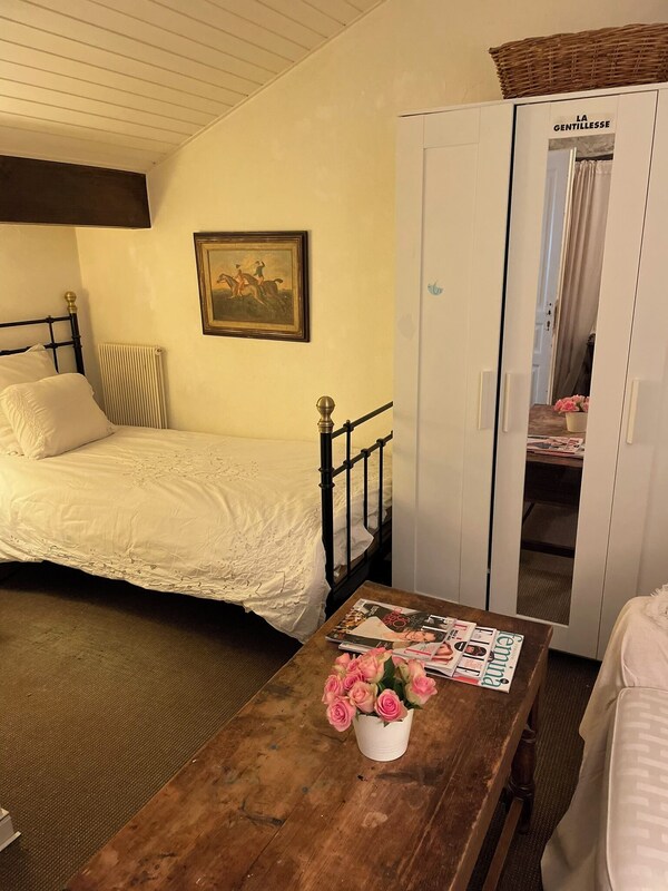 Chambre Double En Duplex  Dans Une Jolie Maison De Campagne - Sciez