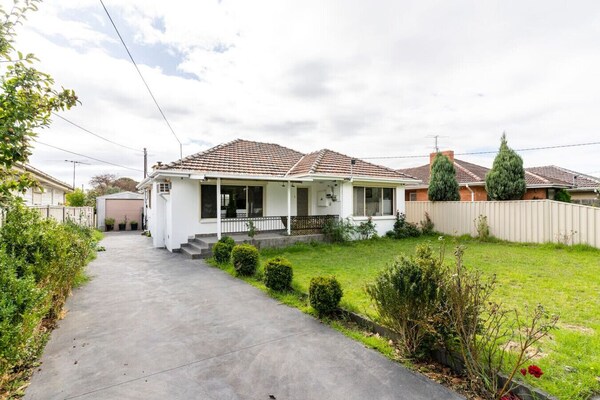 Entire Villa At North Dandenong - Dandenong