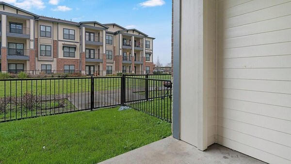 Landing At Falcon At Grand Harbor - 2 Bedrooms In West Cypress - Katy, TX