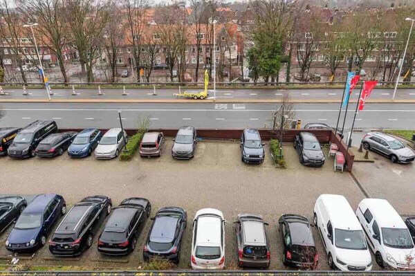 5 Minutes From Central Station! Spacious And Bright Family Apartment With Roof Terrace. - Amsterdam