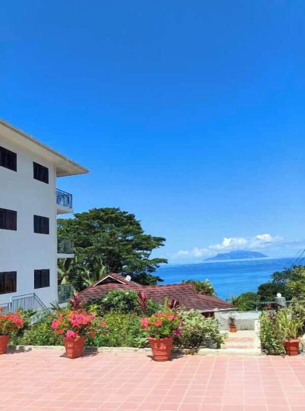 Charming 2-bedroom Apartment - 維多利亞