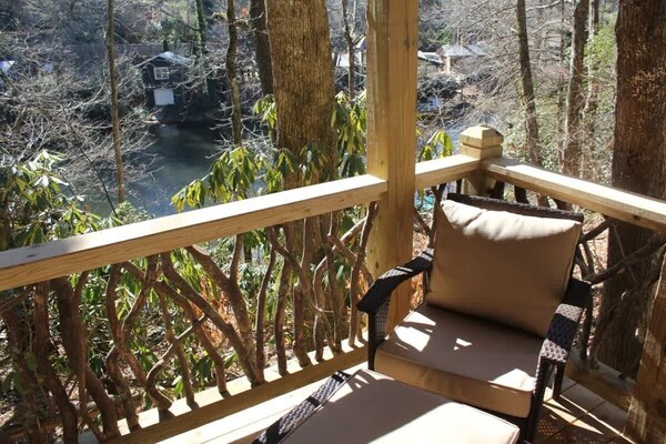 Lake Life Love: Cute 2br Hideaway On Tranquil Mirror Lake!" - Highlands, NC