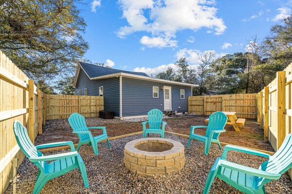 Southport Salty Patriot-walk To Dt/pets/fully Fenced With Firepit! - Southport, NC