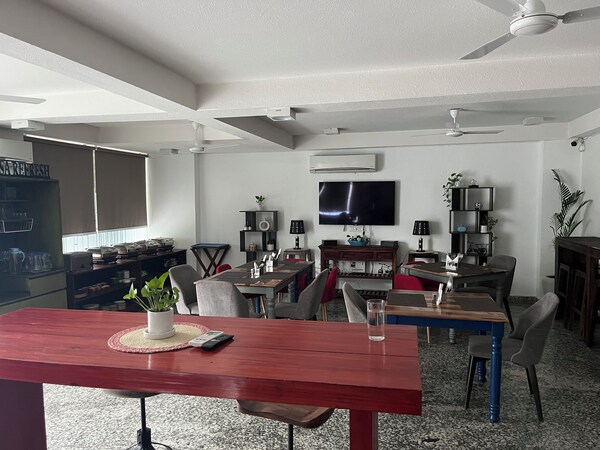 3-bedroom House In Awesome Gurugram With Wifi, Ac - Gurgaon