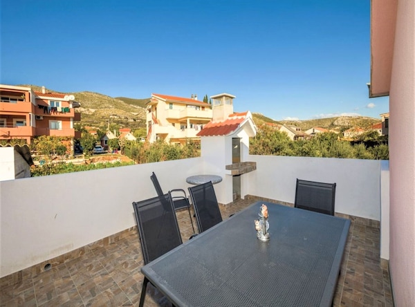 Trogir Comfortable Apartment With Terrace - Two Bedroom Apartment With Terrace - Trogir