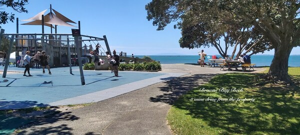 A Charming House Near By Beaches In Auckland For A Relaxing Getaway - North Shore