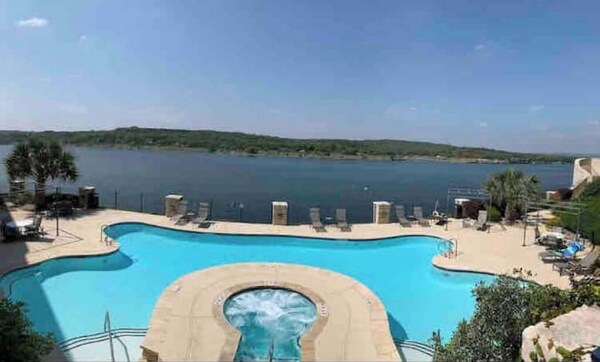 Beautiful Living At Island On Lake Travis - Lake Travis
