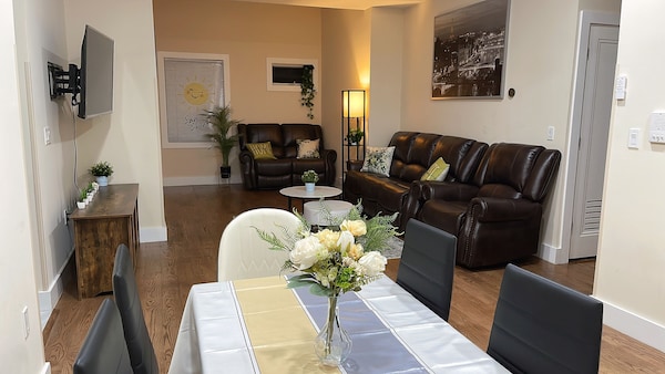 Spacious 5-bedroom With 5 Bath Villa In Fabulous Near Nyc - New York City
