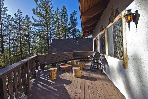 Cozy 3-bedroom Chalet In Lovely South Lake Tahoe With Wifi - South Lake Tahoe, CA