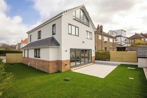 Leedshouse/sleeps9/privategarden/tv/wifi - Leeds