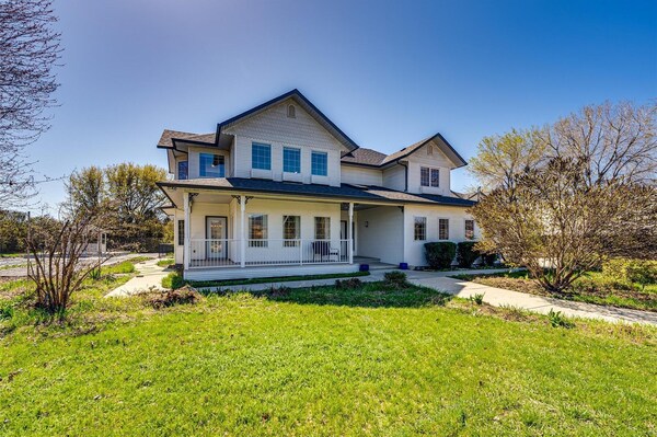 7-bdrm House On Acreage Suited For Gatherings In Lake Country 2 Blocks To Beach - Lake Country
