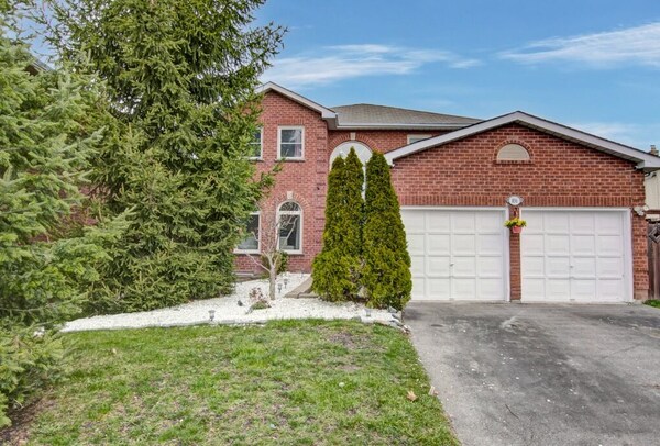 Chic And Modern Basement With 2\nluxury Modern Bedrooms With Separate Entrance - Oshawa
