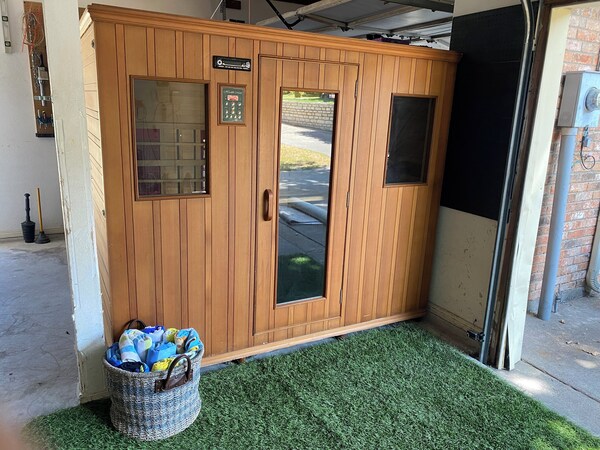Peaceful And Relaxing 6br Home On Golf Course With Pool, Hot Tub And Sauna. - Richardson, TX