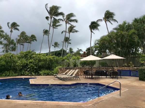 Cozy 1-bedroom Condo With Wifi, Ac In Serene Kahuku ~ Getaway To Turtle Bay - Kahana Bay Beach Park