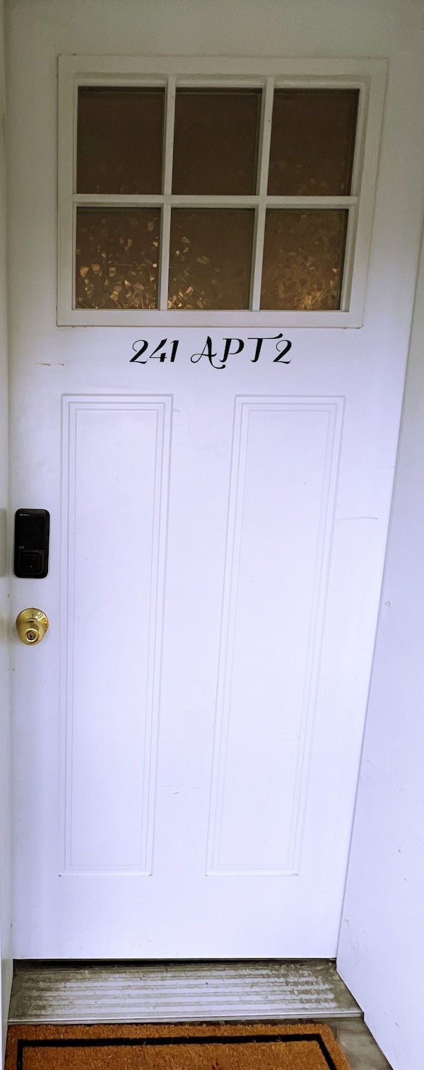 Large, Modern 2-bed Flat With Parking Included - Ottawa