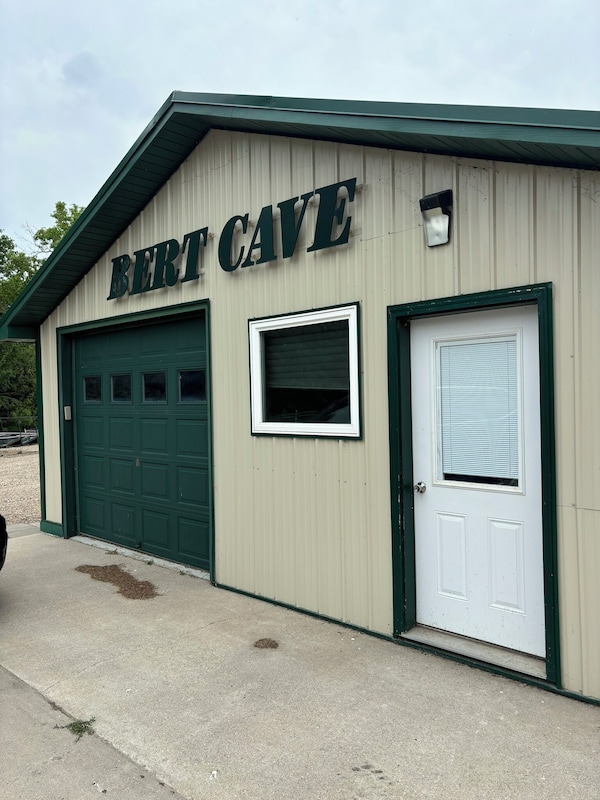 "Bert Cave" - Lake Side Cabin Ackerman Acres Resort - North Dakota