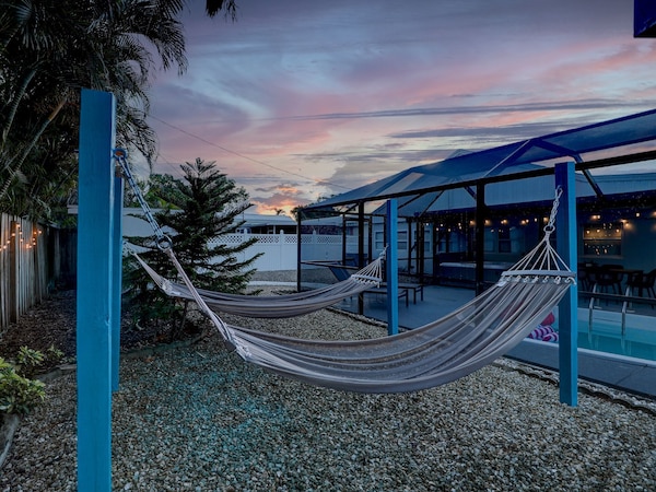 Heated Pool/hot Spa/grill/1 Mile To Beach - Bonita Springs, FL
