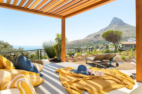 Villa Cramond - Six Bedroom Villa, Sleeps 12 - キャンプス・ベイ