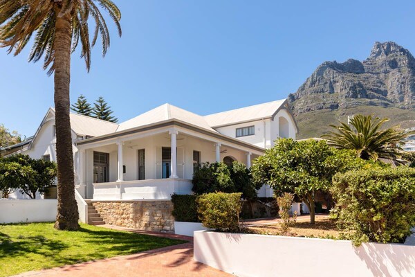 Villa Van Camp - Five Bedroom Villa, Sleeps 10 - Camps Bay